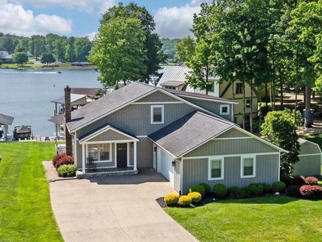 4053 Apple Valley Dr, Howard, OH 43028
