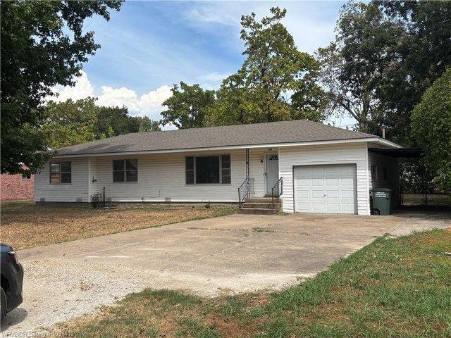 405 4th Ave, Warner, OK 74469