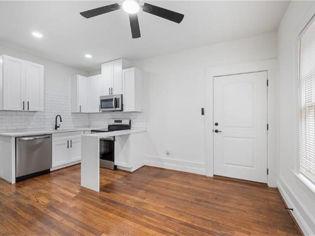405 4th Street NE