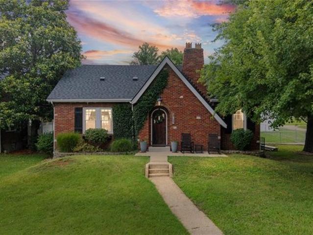 405 8th St, Crystal City, MO 63019