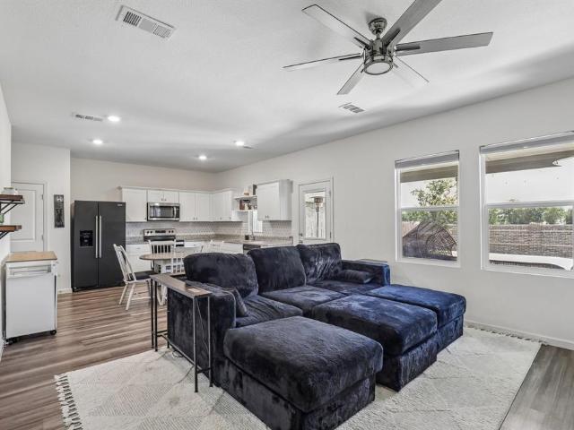 405 Covington Cove
