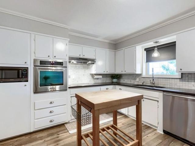 405 College Ave, Keller, TX 76248