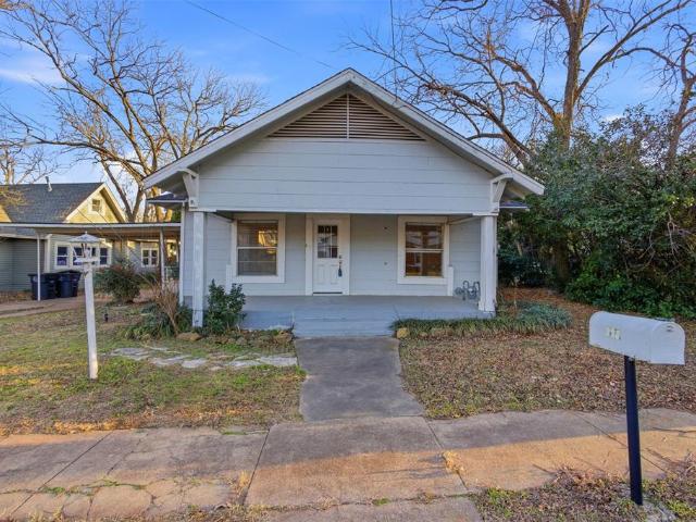 405 College St, Cleburne, TX 76033 | MLS #21257