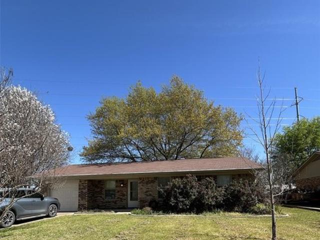 405 Canton Ave, Wills Point, TX 75169