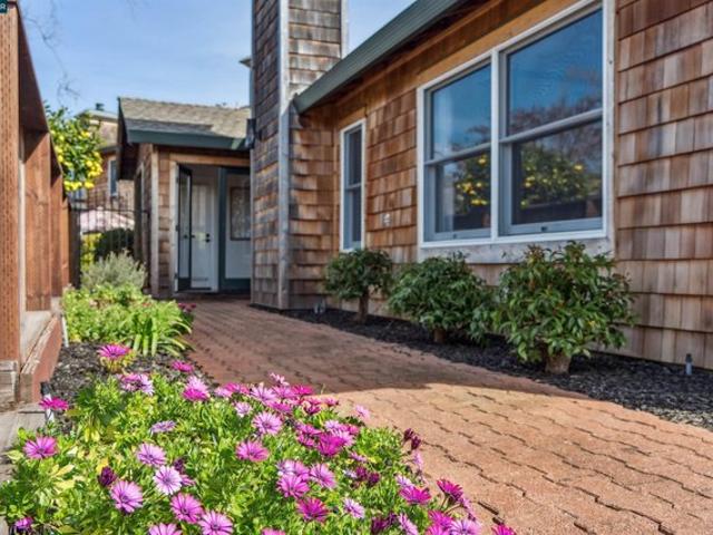 405 Centre Ct, Alameda, CA 94502