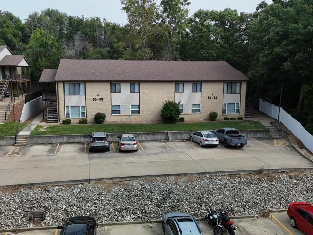 405 clayton dr j 58