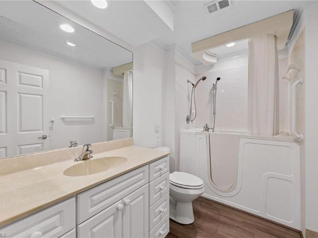 405 Arbor Lake Dr, Unit 4103, Naples, FL 34110 | MLS #226025