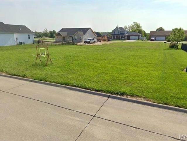 405 Bardswell Dr, Millstadt, IL 62260