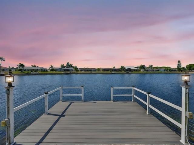 405 Blackhawk Cir, Sun City Center, FL 33573