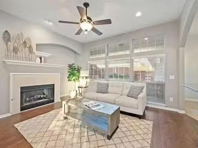 405 BRAZIL DR, HURST, TX 76054 Single Family Residence For Sal.