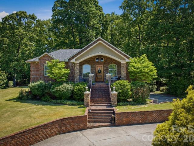 405 Golfview Court