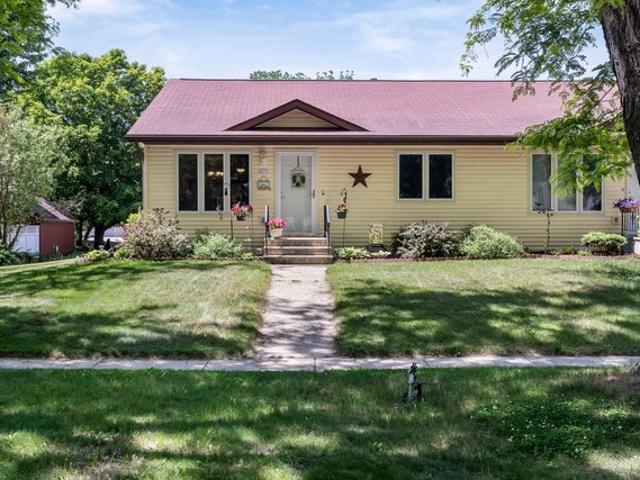 405 Grant St S, Houston, MN 55943