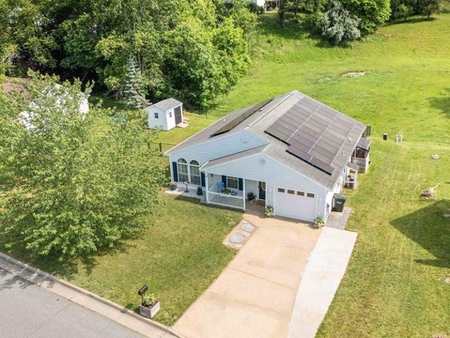 405 Greenwood Rd, Staunton, VA 24401