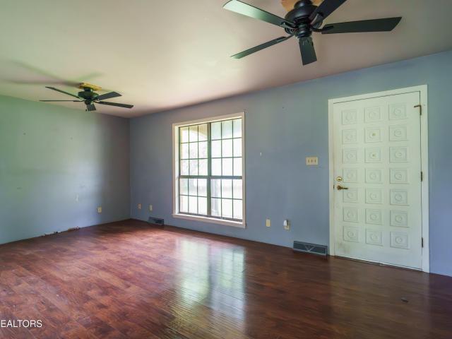 405 Dogleg Drive