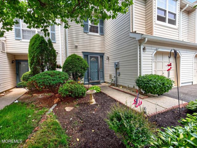 405 Dorchester Way