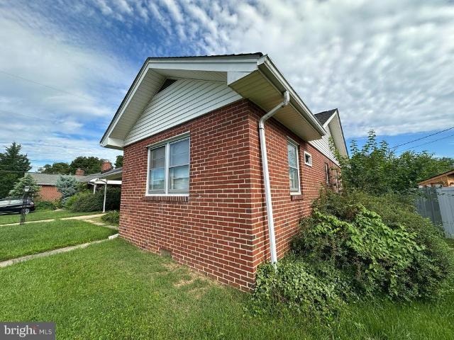 405 Delaware Road
