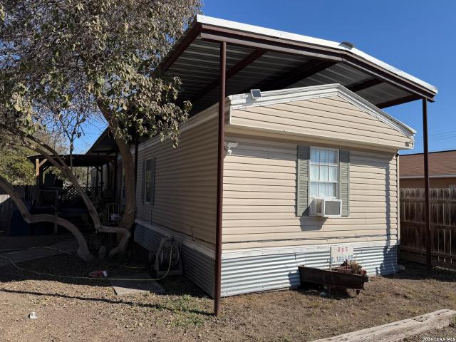 405 E Tullos St, Three Rivers, TX 78071 | MLS #1938 | Compass
