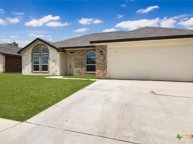 405 E Vega Lane