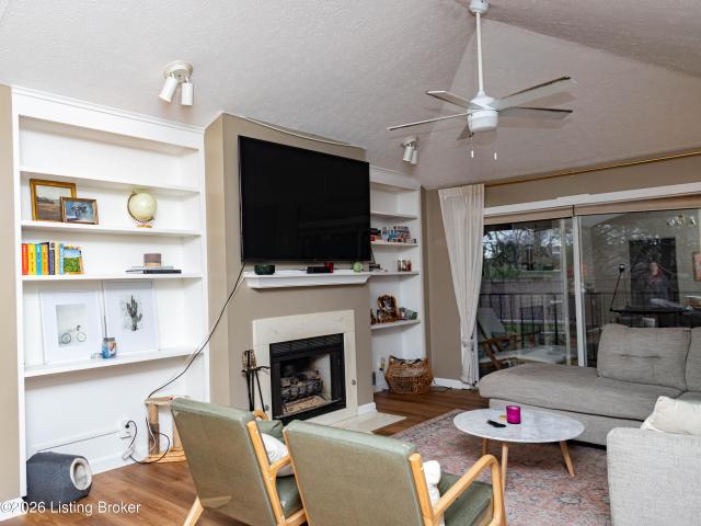 405 Forest Park Rd