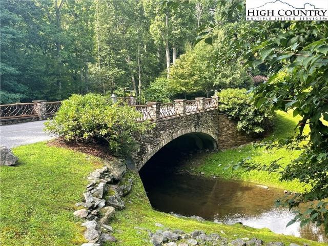 405 Firethorn Trail