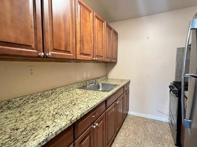 405 Halsey Street, Unit 2