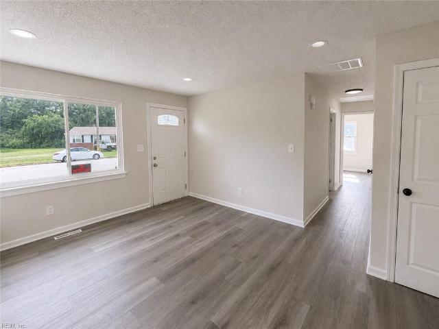 405 Institute DR