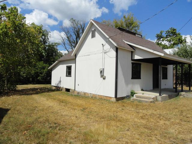 405 Oak Street