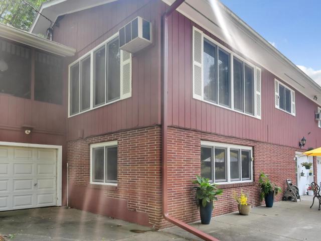 405 Oakwood Drive