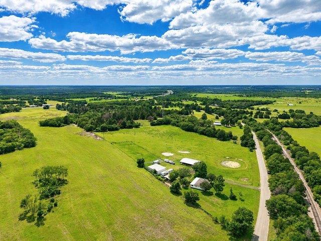 405 Old Highway 20, McDade, TX 78650
