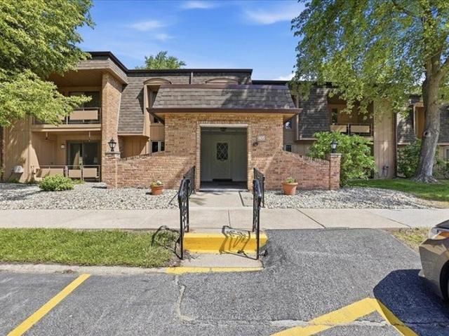 405 Old Stone Rd Unit E4, Munster, IN 46321