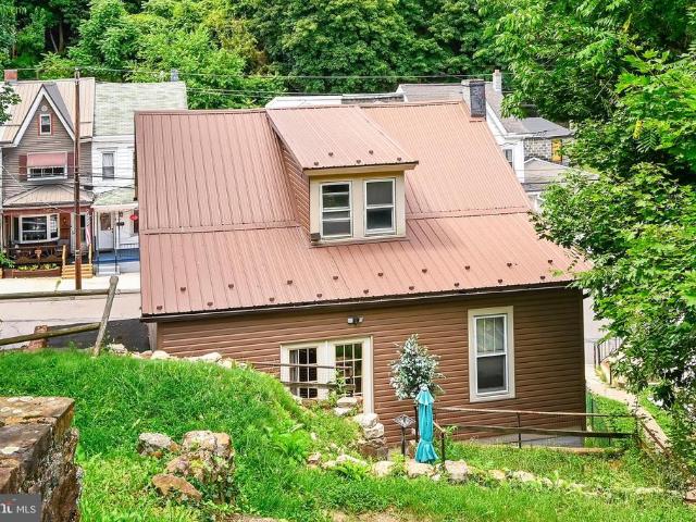 405 Laurel Street