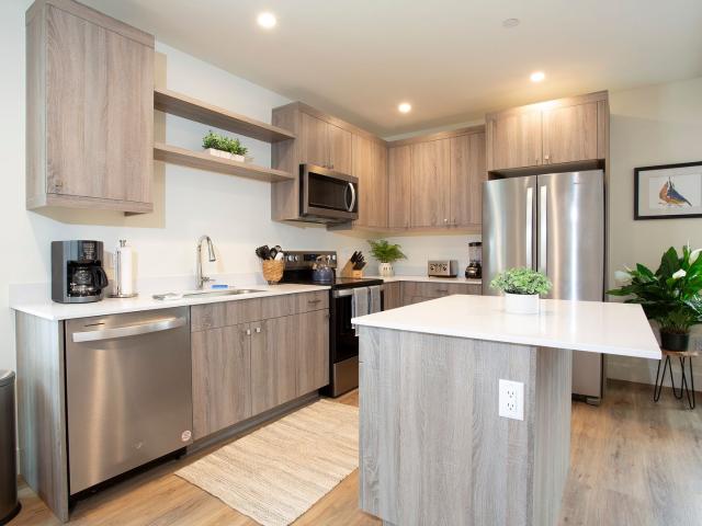 405 Laurel