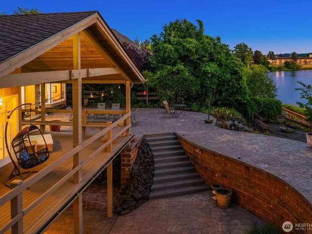 405 Lakeshore Dr, Centralia, WA 98531