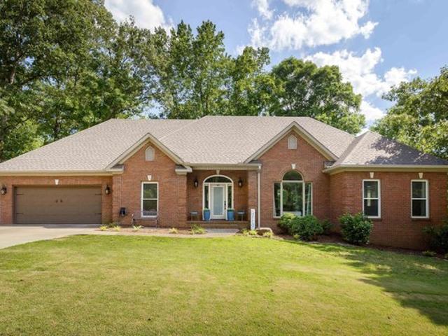 405 Lakeside Cir, Muscle Shoals, AL 35661