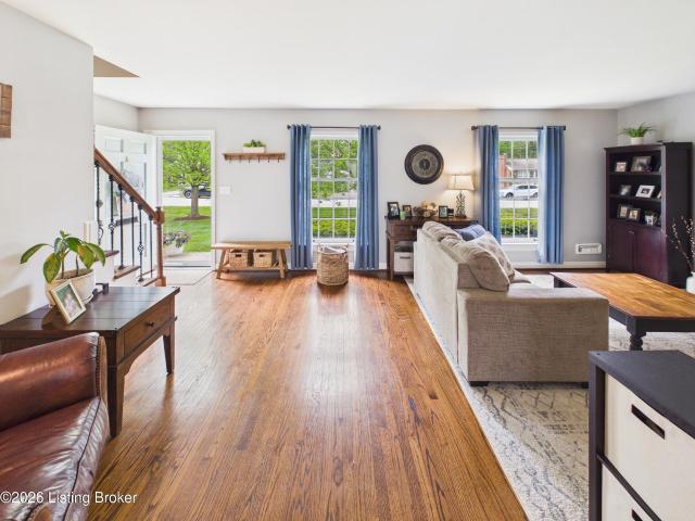 405 Leyton Ave