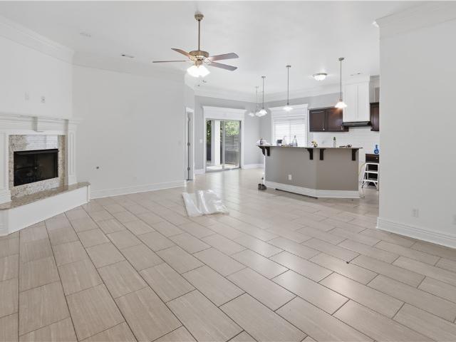 405 Lucian Lane