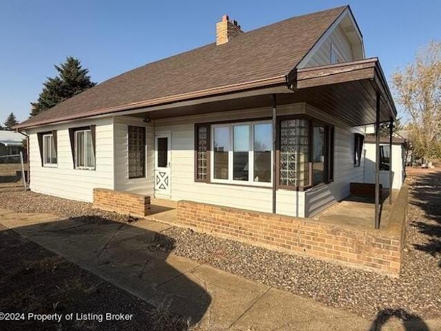 405 Main Ave, Regent, ND 58650
