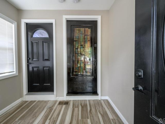 405 Main Street 2