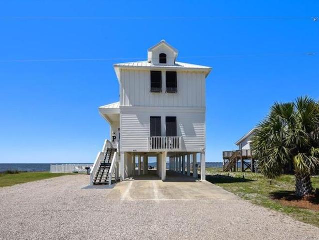 405 Mccloud St, Saint George Island, FL 32328