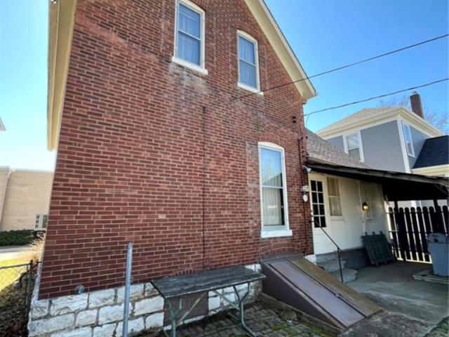 405 N Kingshighway St, Charles, MO 63301 | MLS #26022 | Compass