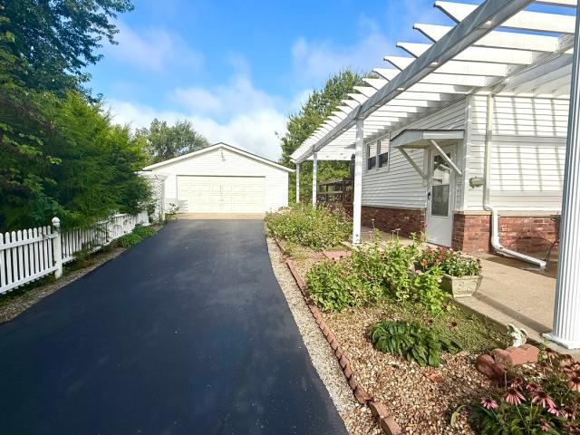 405 N Maple Street