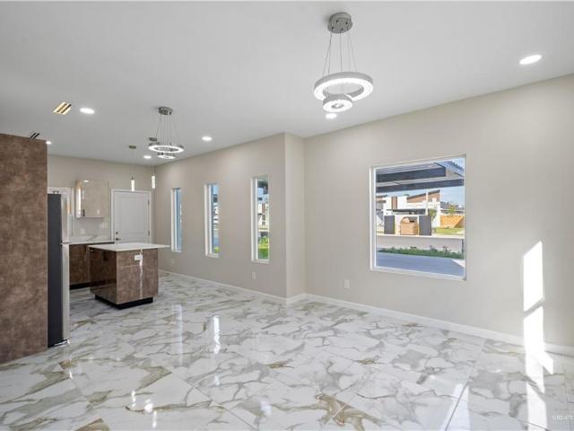 405 N Onyx Avenue 1