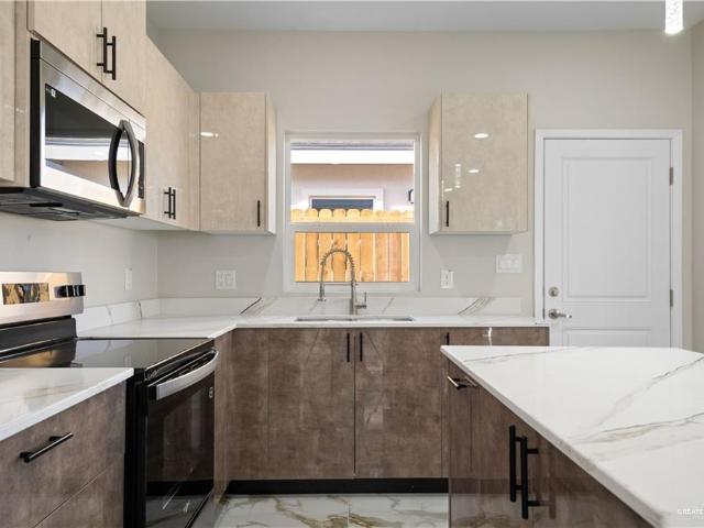 405 N Onyx Avenue 2