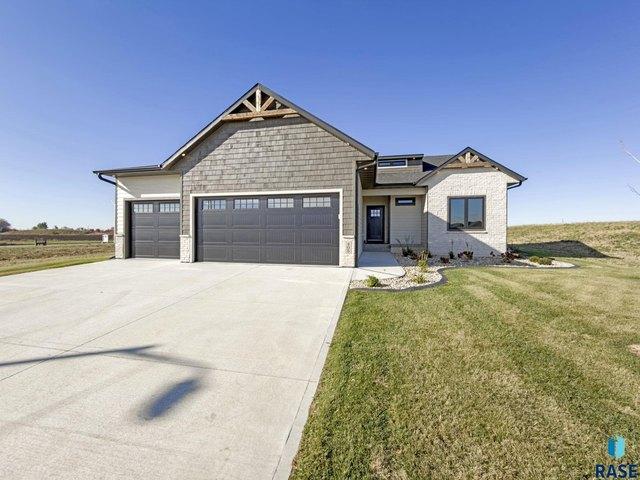 405 N Sunshine Ave, Brandon, SD 57005