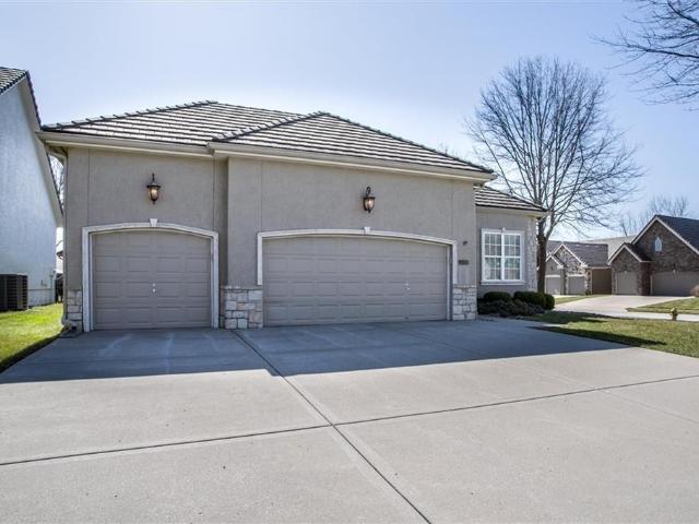 405 NW Greenview Dr, Lee's Summit, MO 64064 | Compass