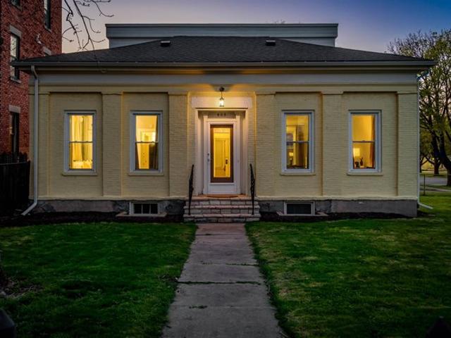 405 S 1st St, Rockford, IL 61104