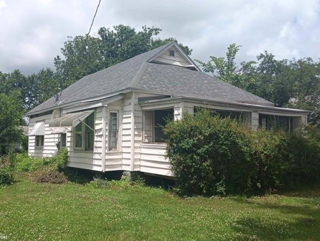 405 S Webster St, Ottumwa, IA 52501