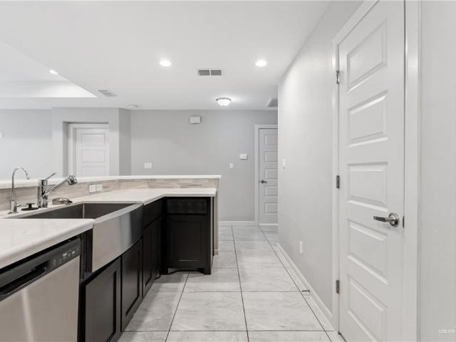 405 S Mina De Oro Street