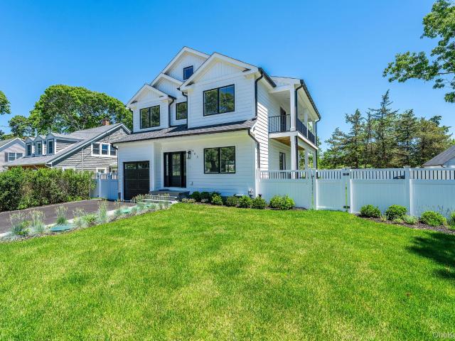 405 S Oakwood Drive