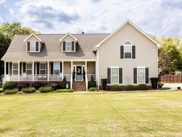 405 Saddlebred Dr, Pelzer, SC 29669